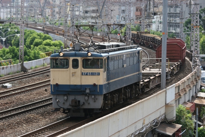 EF65－1121(岡→新) - 特集：21世紀になっても活躍する標準直流電気機関車「EF65形」